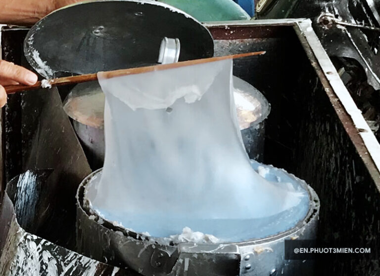 Banh Cuon – Vietnamese Steamed Rice Rolls (All You Need To Know)